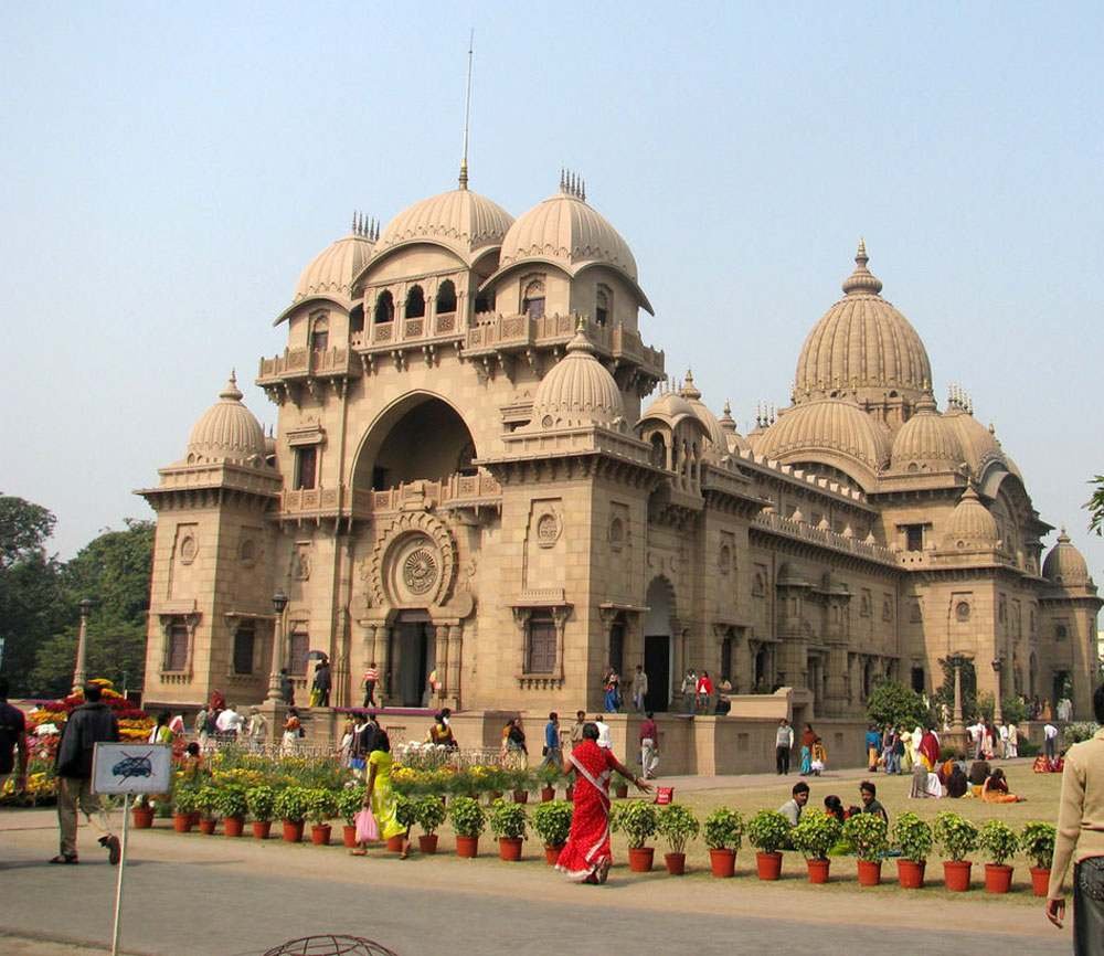 করোনা বিধি-নিষেধ মেনে আজ খুলে গেল বেলুড়মঠ - Kaajcareer